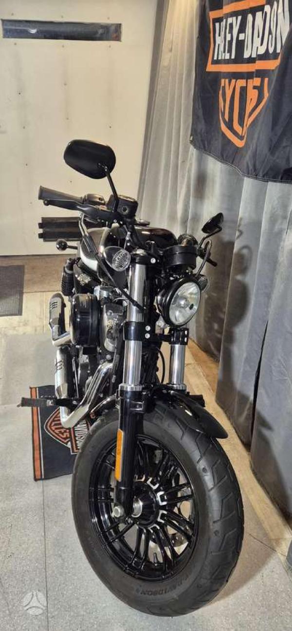 Black Harley-Davidson Sportster 2021 in Kaunas, with an engine capacity of 0.00 L and mileage of 12 thousand km for 7800 €, photo 4 on AUTOMOTO.COM.LV