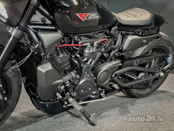 Melns Harley-Davidson Sportster 2025 Tallina, ar dzinēja tilpumu 1.25 L un nobraukumu 1 tūkst. km par 18900 €, foto 5 vietnē AUTOMOTO.COM.LV