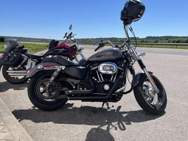 Pelēks Harley-Davidson Sportster 2016 Kauņa, ar dzinēja tilpumu 1.20 L un nobraukumu 26 tūkst. km par 6300 €, foto 1 vietnē AUTOMOTO.COM.LV
