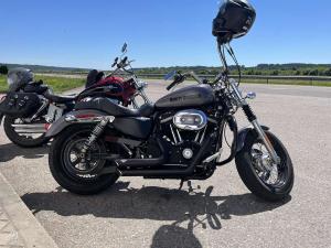Pelēks Harley-Davidson Sportster 2016 Kauņa, ar dzinēja tilpumu 1.20 L un nobraukumu 26 tūkst. km par 6300 €, foto  vietnē AUTOMOTO.COM.LV