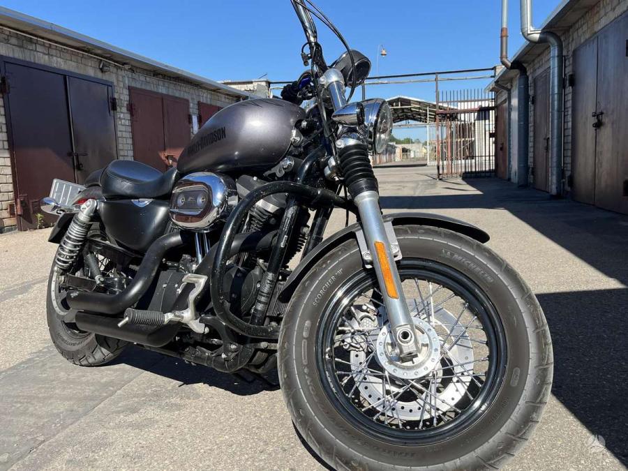 Pelēks Harley-Davidson Sportster 2016 Kauņa, ar dzinēja tilpumu 1.20 L un nobraukumu 26 tūkst. km par 6300 €, foto 8 vietnē AUTOMOTO.COM.LV