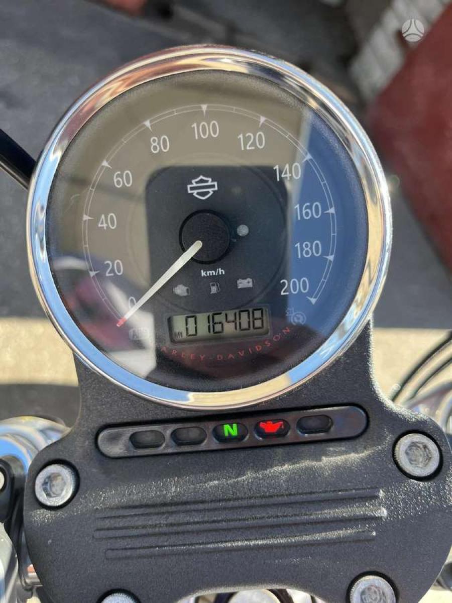 Pelēks Harley-Davidson Sportster 2016 Kauņa, ar dzinēja tilpumu 1.20 L un nobraukumu 26 tūkst. km par 6300 €, foto 10 vietnē AUTOMOTO.COM.LV
