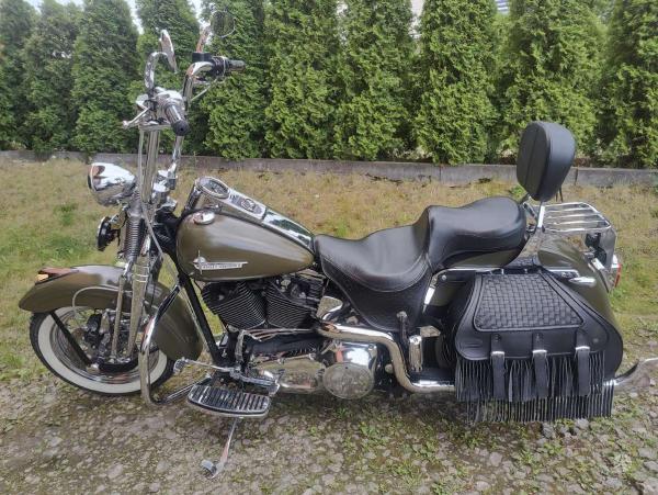 Harley-Davidson Springer 2001 Panevēža, ar dzinēja tilpumu 1.45 L un nobraukumu 50 tūkst. km par 8500 €, foto 1 vietnē AUTOMOTO.COM.LV