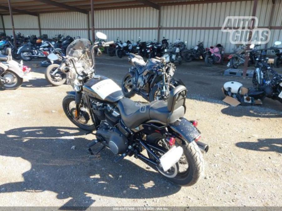 Melns Harley-Davidson Street Bob FXBB 0 Klaipėda, ar dzinēja tilpumu 0.00 L un nobraukumu 0 tūkst. km par 3500 €, foto 4 vietnē AUTOMOTO.COM.LV