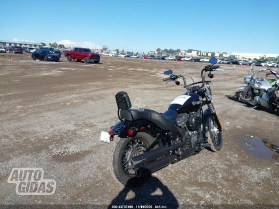 Melns Harley-Davidson Street Bob FXBB 0 Klaipėda, ar dzinēja tilpumu 0.00 L un nobraukumu 0 tūkst. km par 3500 €, foto 5 vietnē AUTOMOTO.COM.LV