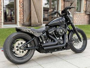 Black Harley-Davidson Street Bob FXBB 2019 in Klaipeda, with an engine capacity of 1.75 L and mileage of 11 thousand km for 13800 €, photo 1 on AUTOMOTO.COM.LV