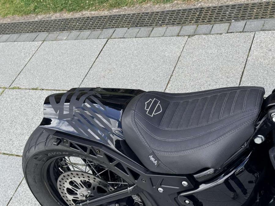 Black Harley-Davidson Street Bob FXBB 2019 in Klaipeda, with an engine capacity of 1.75 L and mileage of 11 thousand km for 13800 €, photo 6 on AUTOMOTO.COM.LV
