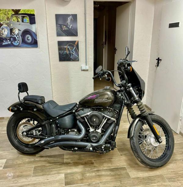 Black Harley-Davidson Street Bob FXBB 2020 in Kaunas, with an engine capacity of 1.75 L and mileage of 3 thousand km for 9030 €, photo 1 on AUTOMOTO.COM.LV