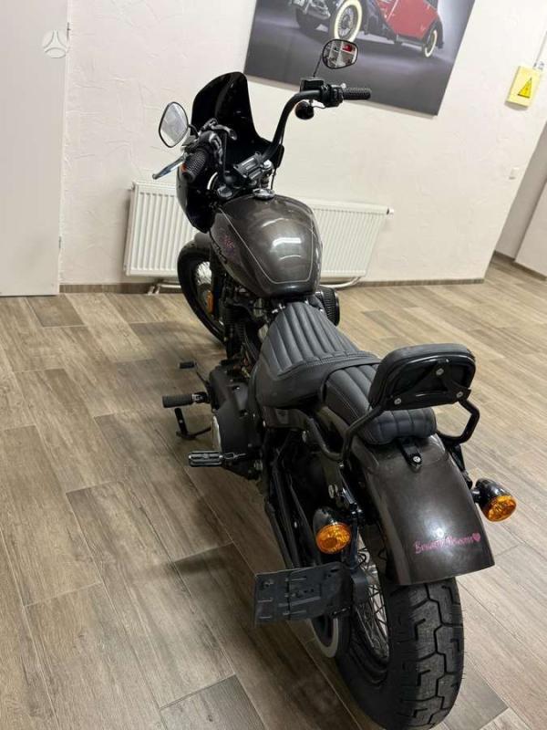 Black Harley-Davidson Street Bob FXBB 2020 in Kaunas, with an engine capacity of 1.75 L and mileage of 3 thousand km for 9030 €, photo 3 on AUTOMOTO.COM.LV