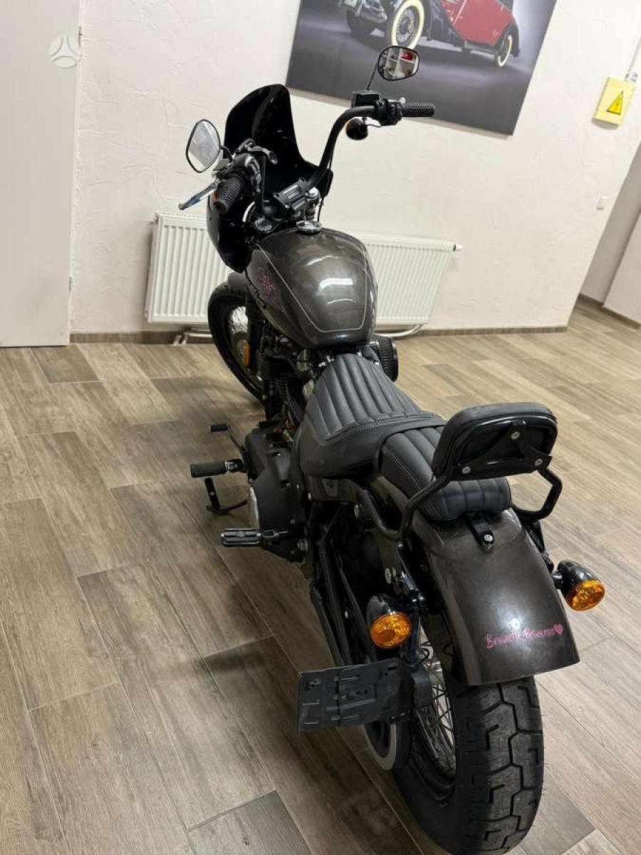 Melns Harley-Davidson Street Bob FXBB 2020 Kauņa, ar dzinēja tilpumu 1.75 L un nobraukumu 3 tūkst. km par 9030 €, foto 3 vietnē AUTOMOTO.COM.LV