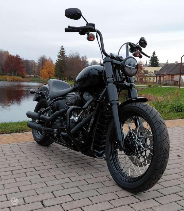 Black Harley-Davidson Street Bob FXBB 2021 in Raseiniai, with an engine capacity of 1.87 L and mileage of 12 thousand km for 10555 €, photo 7 on AUTOMOTO.COM.LV