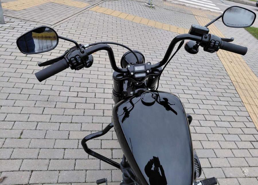 Black Harley-Davidson Street Bob FXBB 2021 in Raseiniai, with an engine capacity of 1.87 L and mileage of 12 thousand km for 10555 €, photo 9 on AUTOMOTO.COM.LV