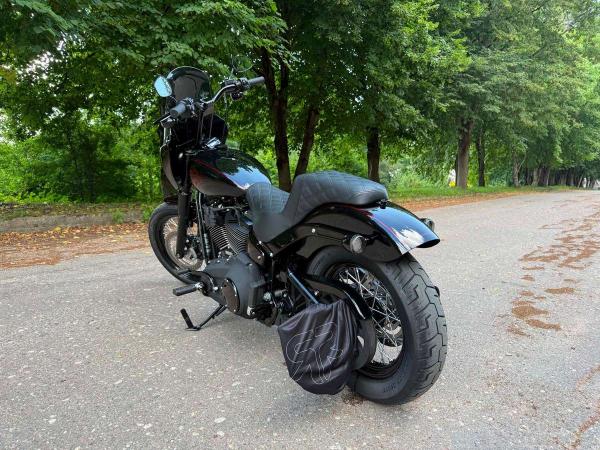 Melns Harley-Davidson Street Bob FXBB 2021 Tauragė, ar dzinēja tilpumu 1.87 L un nobraukumu 12 tūkst. km par 12700 €, foto 3 vietnē AUTOMOTO.COM.LV