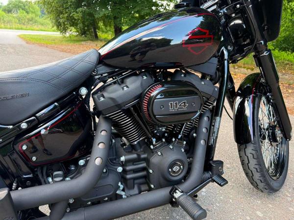 Melns Harley-Davidson Street Bob FXBB 2021 Tauragė, ar dzinēja tilpumu 1.87 L un nobraukumu 12 tūkst. km par 12700 €, foto 9 vietnē AUTOMOTO.COM.LV