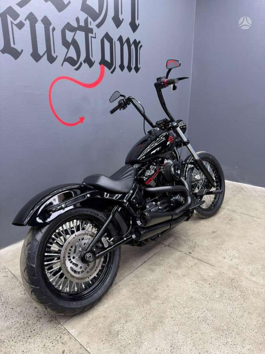 Harley-Davidson Street Bob FXBB 2020 in Kaunas, with an engine capacity of 1.80 L and mileage of 22 thousand km for 9900 €, photo 4 on AUTOMOTO.COM.LV