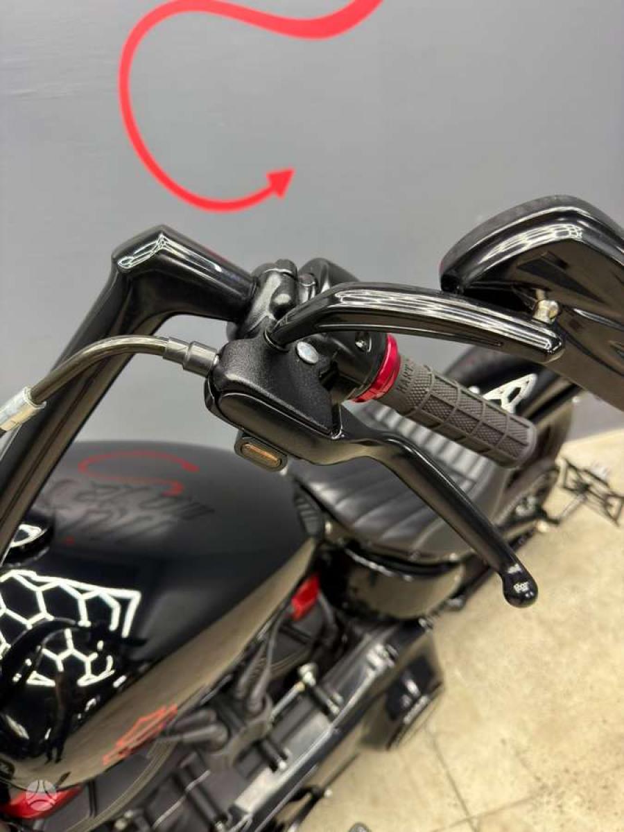 Harley-Davidson Street Bob FXBB 2020 in Kaunas, with an engine capacity of 1.80 L and mileage of 22 thousand km for 9900 €, photo 6 on AUTOMOTO.COM.LV