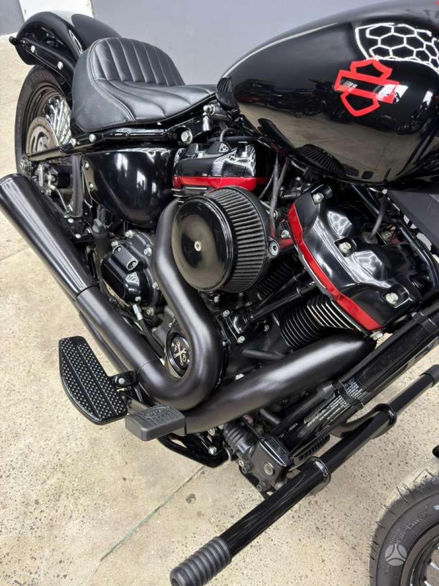Harley-Davidson Street Bob FXBB 2020 in Kaunas, with an engine capacity of 1.80 L and mileage of 22 thousand km for 9900 €, photo 13 on AUTOMOTO.COM.LV