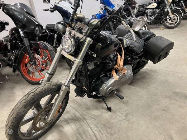 Harley-Davidson Street Bob FXBB 2023 in Siauliai, with an engine capacity of 0.00 L and mileage of 11 thousand km for 4400 €, photo 5 on AUTOMOTO.COM.LV