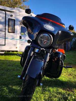 Черный Харли-Девидсон Street Glide 2013 в Таллин, объемом двигателя 1.00 л и пробегом 83 тыс. км за 10500 €, фото 3 на AUTOMOTO.COM.LV