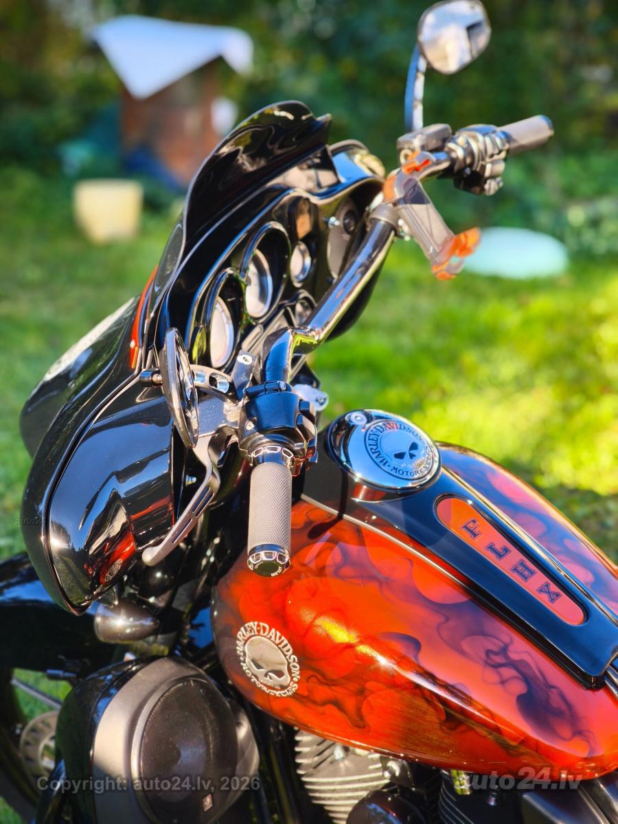 Черный Харли-Девидсон Street Glide 2013 в Таллин, объемом двигателя 1.00 л и пробегом 83 тыс. км за 10500 €, фото 5 на AUTOMOTO.COM.LV