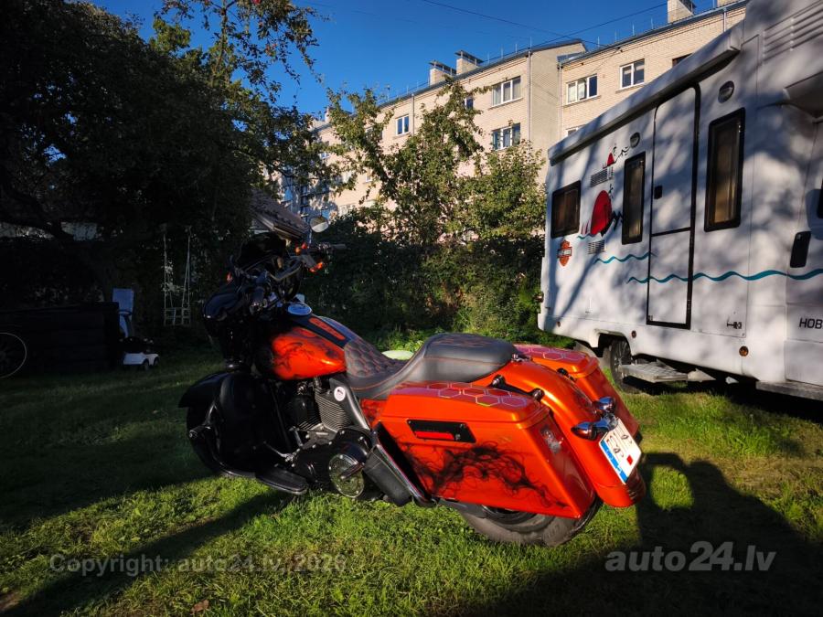 Черный Харли-Девидсон Street Glide 2013 в Таллин, объемом двигателя 1.00 л и пробегом 83 тыс. км за 10500 €, фото 7 на AUTOMOTO.COM.LV