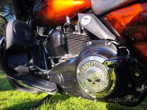 Черный Харли-Девидсон Street Glide 2013 в Таллин, объемом двигателя 1.00 л и пробегом 83 тыс. км за 10500 €, фото 8 на AUTOMOTO.COM.LV