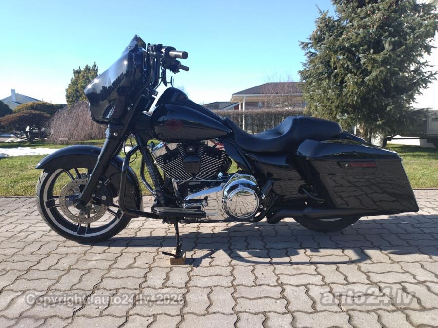 Черный Харли-Девидсон Street Glide 2014 в Тарту, объемом двигателя 1.70 л и пробегом 35 тыс. км за 12600 €, фото 3 на AUTOMOTO.COM.LV