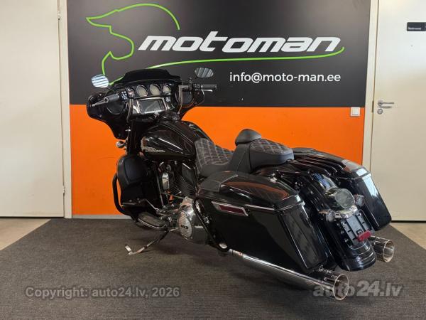 Black Harley-Davidson Street Glide 2015 in Tartu, with an engine capacity of 1.69 L and mileage of 53 thousand km for 12990 €, photo 4 on AUTOMOTO.COM.LV