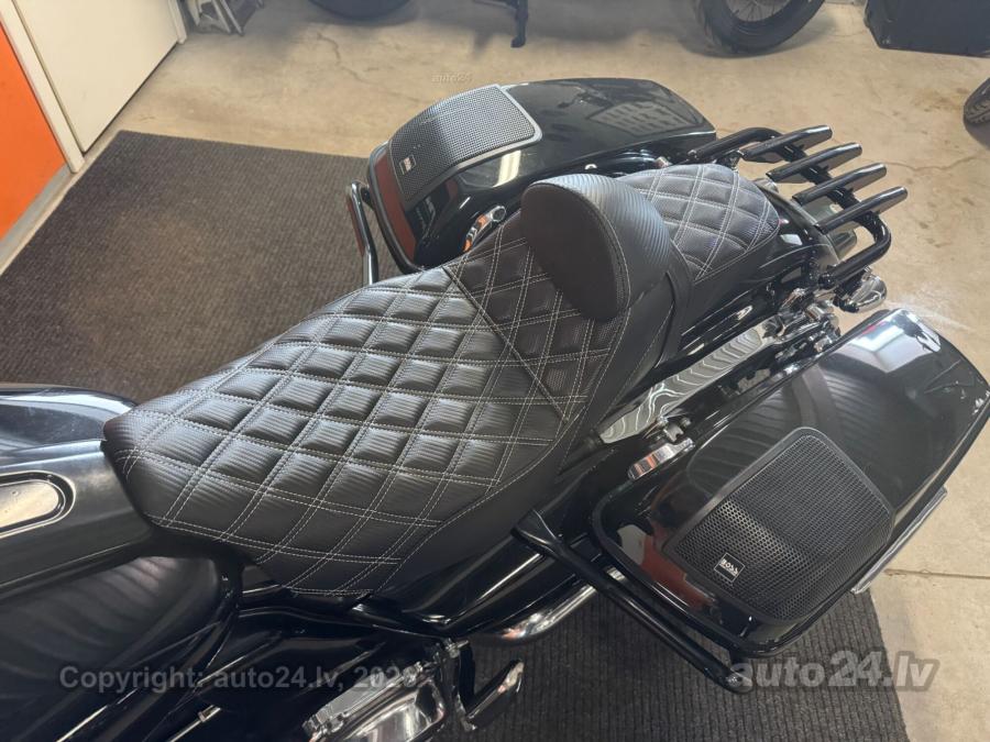 Черный Харли-Девидсон Street Glide 2015 в Тарту, объемом двигателя 1.69 л и пробегом 53 тыс. км за 12990 €, фото 9 на AUTOMOTO.COM.LV