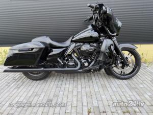 Black Harley-Davidson Street Glide 2015 in Tartu, with an engine capacity of 1.69 L and mileage of 44 thousand km for 13400 €, photo 4 on AUTOMOTO.COM.LV