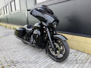 Black Harley-Davidson Street Glide 2015 in Tartu, with an engine capacity of 1.69 L and mileage of 44 thousand km for 13400 €, photo 7 on AUTOMOTO.COM.LV