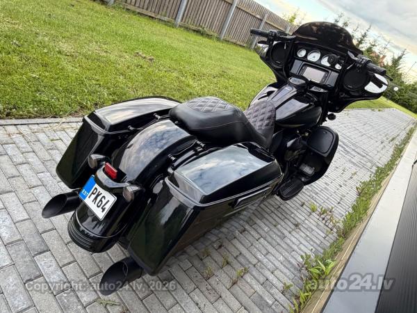 Black Harley-Davidson Street Glide 2015 in Tartu, with an engine capacity of 1.69 L and mileage of 44 thousand km for 13400 €, photo 10 on AUTOMOTO.COM.LV