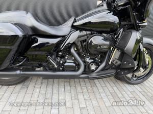 Black Harley-Davidson Street Glide 2015 in Tartu, with an engine capacity of 1.69 L and mileage of 44 thousand km for 13400 €, photo 17 on AUTOMOTO.COM.LV
