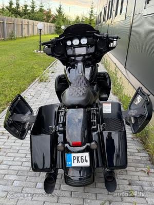 Black Harley-Davidson Street Glide 2015 in Tartu, with an engine capacity of 1.69 L and mileage of 44 thousand km for 13400 €, photo 21 on AUTOMOTO.COM.LV