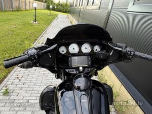 Black Harley-Davidson Street Glide 2015 in Tartu, with an engine capacity of 1.69 L and mileage of 44 thousand km for 13400 €, photo 23 on AUTOMOTO.COM.LV