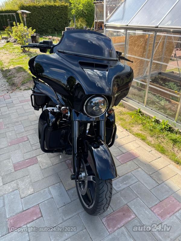 Melns Harley-Davidson Street Glide 2016 Tallina, ar dzinēja tilpumu 1.69 L un nobraukumu 21 tūkst. km par 16000 €, foto 7 vietnē AUTOMOTO.COM.LV