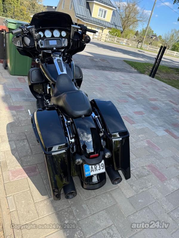 Melns Harley-Davidson Street Glide 2016 Tallina, ar dzinēja tilpumu 1.69 L un nobraukumu 21 tūkst. km par 16000 €, foto 9 vietnē AUTOMOTO.COM.LV