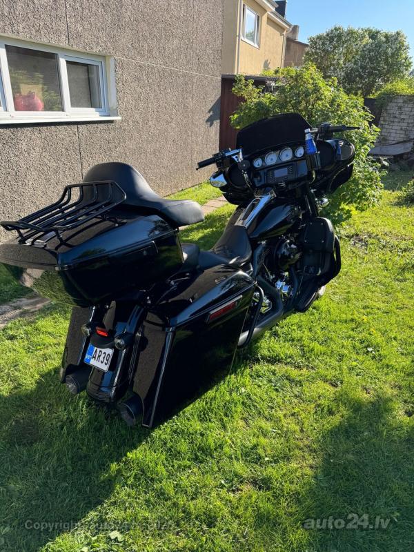 Black Harley-Davidson Street Glide 2016 in Tallinn, with an engine capacity of 1.69 L and mileage of 21 thousand km for 16000 €, photo 11 on AUTOMOTO.COM.LV
