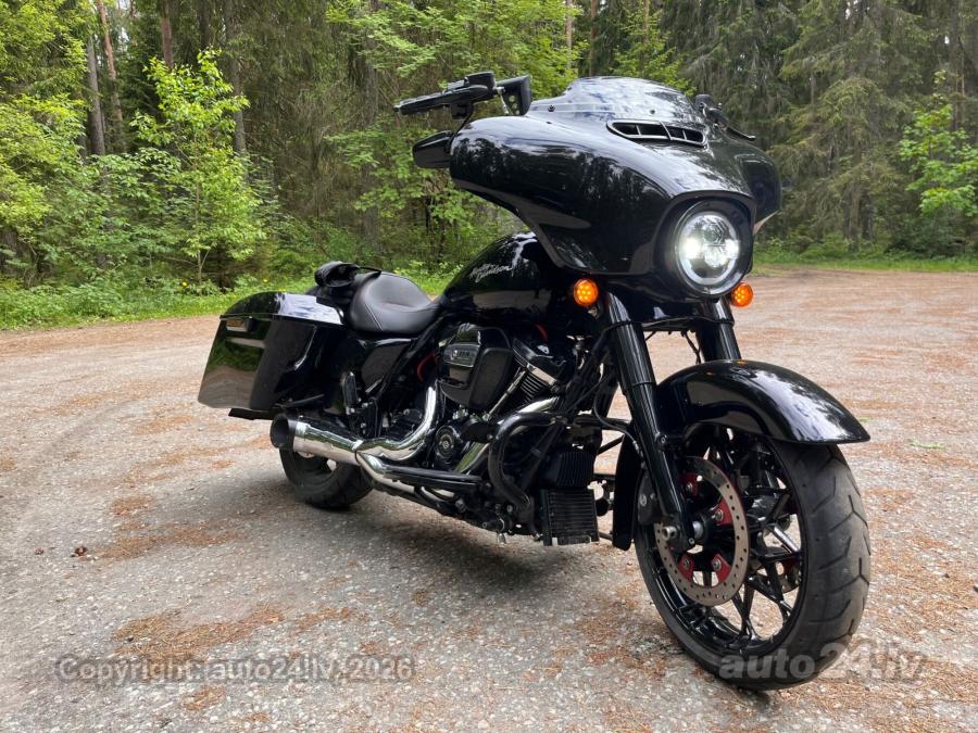 Black Harley-Davidson Street Glide 2020 in Rakvere, with an engine capacity of 1.87 L and mileage of 58 thousand km for 25000 €, photo 1 on AUTOMOTO.COM.LV