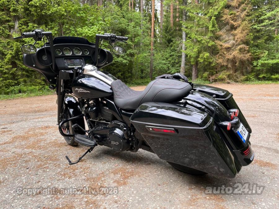 Black Harley-Davidson Street Glide 2020 in Rakvere, with an engine capacity of 1.87 L and mileage of 58 thousand km for 25000 €, photo 4 on AUTOMOTO.COM.LV