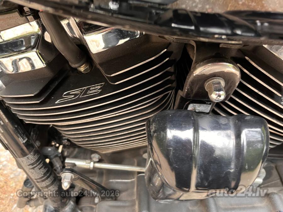 Black Harley-Davidson Street Glide 2020 in Rakvere, with an engine capacity of 1.87 L and mileage of 58 thousand km for 25000 €, photo 7 on AUTOMOTO.COM.LV