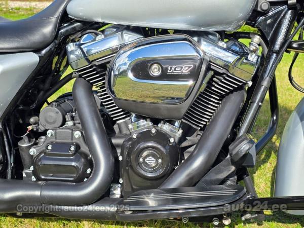 Черный Харли-Девидсон Street Glide 2022 в Таллин, объемом двигателя 1.75 л и пробегом 11 тыс. км за 18900 €, фото 11 на AUTOMOTO.COM.LV