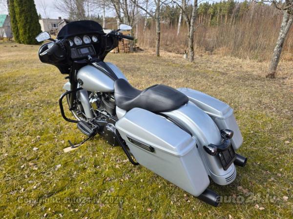 Черный Харли-Девидсон Street Glide 2022 в Пярну, объемом двигателя 1.75 л и пробегом 9 тыс. км за 18500 €, фото 2 на AUTOMOTO.COM.LV