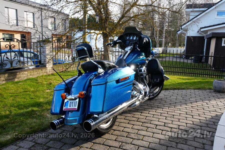 Blue Harley-Davidson Street Glide 2014 in Tartu, with an engine capacity of 1.80 L and mileage of 9 thousand km for 17200 €, photo 5 on AUTOMOTO.COM.LV