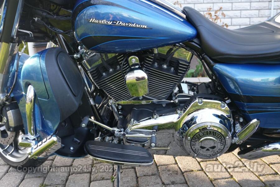Blue Harley-Davidson Street Glide 2014 in Tartu, with an engine capacity of 1.80 L and mileage of 9 thousand km for 17200 €, photo 11 on AUTOMOTO.COM.LV