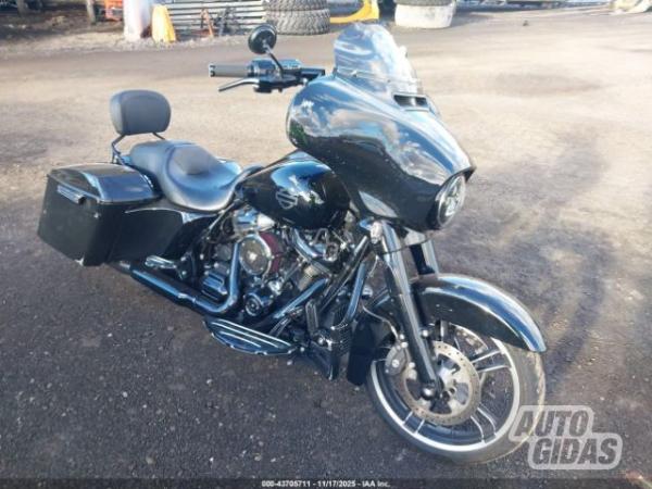 Black Harley-Davidson Street Glide FLHX 0 in Klaipeda, with an engine capacity of 0.00 L and mileage of 0 thousand km for 4550 €, photo 1 on AUTOMOTO.COM.LV