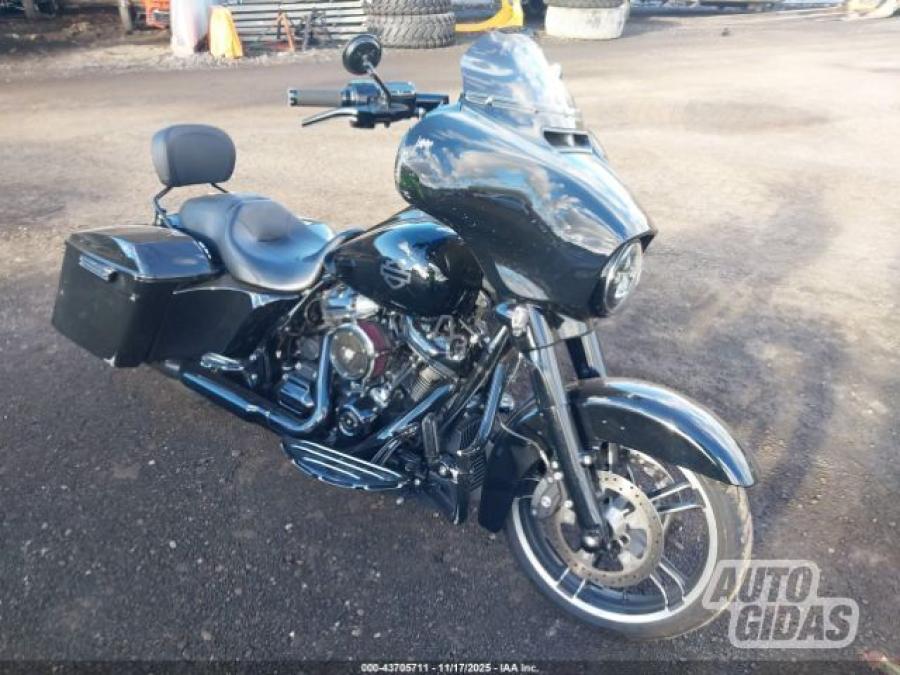 Black Harley-Davidson Street Glide FLHX 0 in Klaipeda, with an engine capacity of 0.00 L and mileage of 0 thousand km for 4550 €, photo 1 on AUTOMOTO.COM.LV