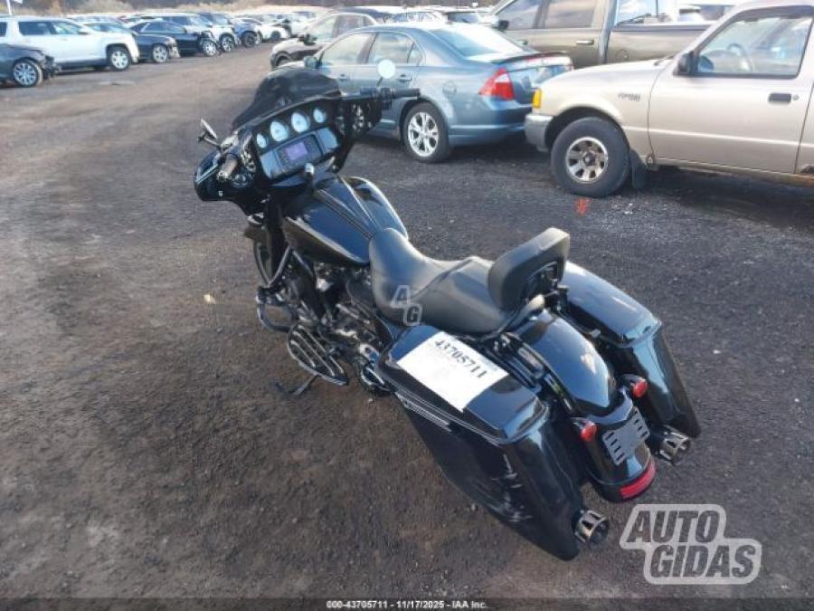 Melns Harley-Davidson Street Glide FLHX 0 Klaipėda, ar dzinēja tilpumu 0.00 L un nobraukumu 0 tūkst. km par 4550 €, foto 4 vietnē AUTOMOTO.COM.LV