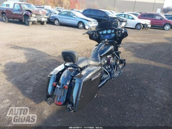 Черный Харли-Девидсон Street Glide FLHX 0 в Клайпеда, объемом двигателя 0.00 л и пробегом 0 тыс. км за 4550 €, фото 4 на AUTOMOTO.COM.LV