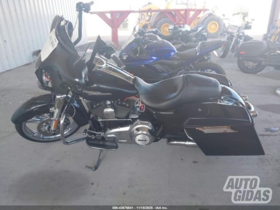 Black Harley-Davidson Street Glide FLHX 0 in Klaipeda, with an engine capacity of 0.00 L and mileage of 0 thousand km for 4000 €, photo 13 on AUTOMOTO.COM.LV